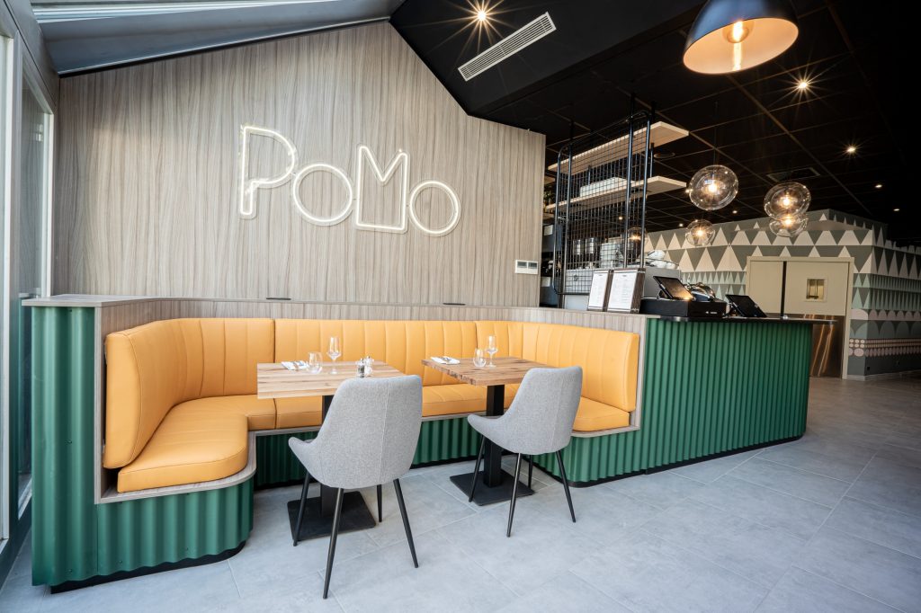 RESTAURANT & BAR - Pomo